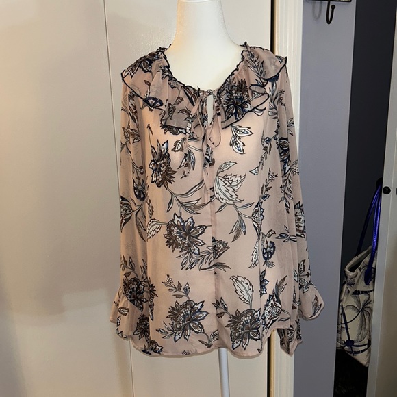hazel | Tops | 4 For 2 Great Tunic With Bell Ruffle Sleeves Ruffle And ...